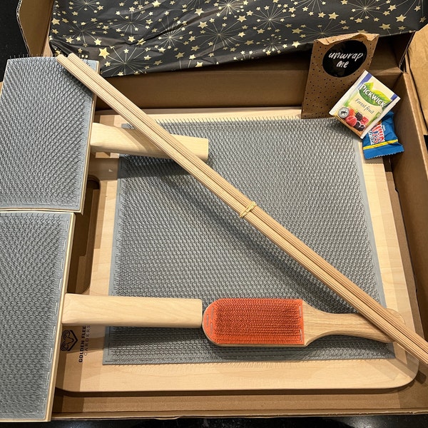 Carding, Blending Wool and Other Fibers: Hand Carders & Blending Board ...