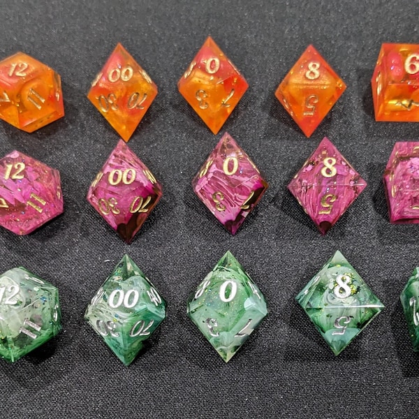 Pearl of the Abyss - 35mm D20 Chonk, Hand Painted Dice, Ocean Dice ...