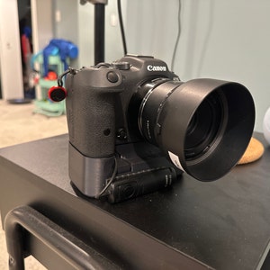 Grip for Canon R7 Camera - With Battery Door - Etsy