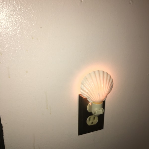 DEEP SCALLOP Sea Shell NIGHTLIGHT - Etsy