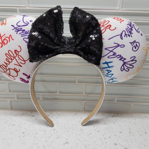 Villains Signatures Autographs Halloween Holiday Inspired Mickey Mouse ...