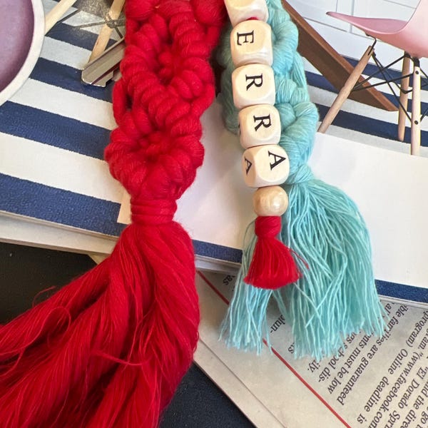 Macrame Name Keychain for Bridesmaid With Card and Flower, Custom ...