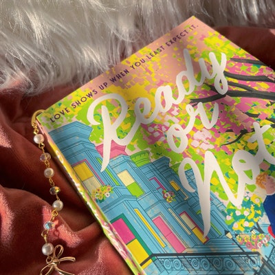 Strawberry Chain Bookmark, Hook Bookmark, Book Lover Gift Idea, Gold ...