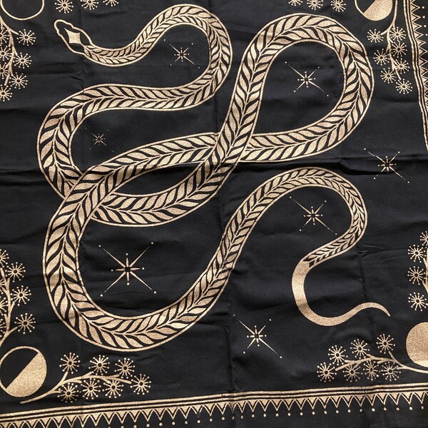 Tarot Altar Cloth Occult Grimoire Golden Snake Dragon Table Tarot Deck ...