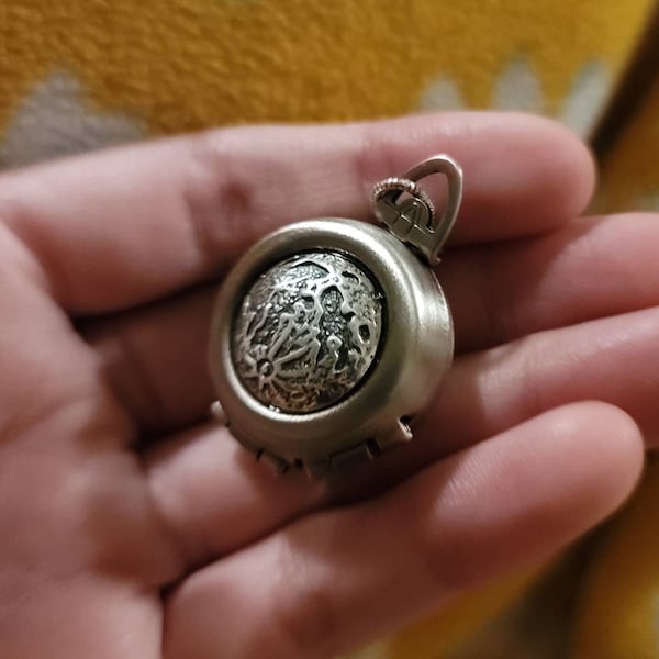 Gold Locket Necklace Custom Photo Lockets Gift for Her Minimalist ...