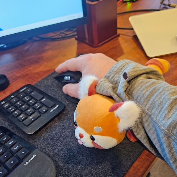 Red Panda Mouse Wrist Support, Cute Pushie Hand Rest, Wrist Rest, Cute ...