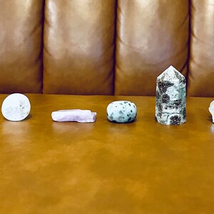 Snow Agate Tower, White Agate Obelisk, Agate Worry Stone, Minimalist ...