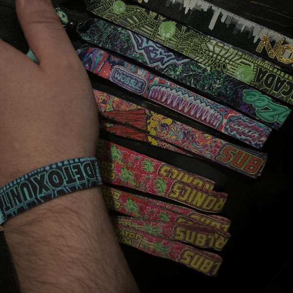 Clozee Red Rocks 2022 Wristbands - Etsy
