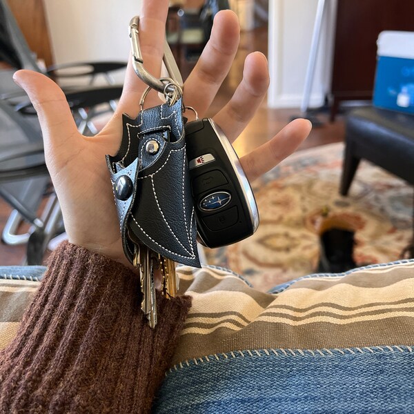 Bat Keychain, Goth Keychain, Bath Key Holder, Halloween Keychain ...