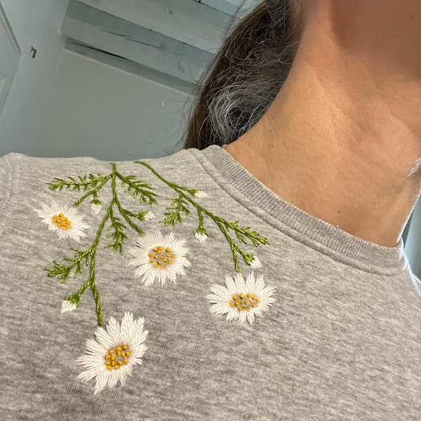 Hand-embroidered Sweatshirt/ Customized Sweatshirt / Hand Embroidery - Etsy
