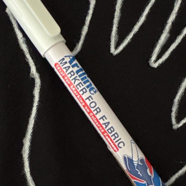 White Fabric Marker, Permanent White Clothing Marker, Artline Japanese ...