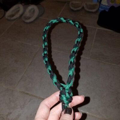 550 Paracord Keychain Round or Square Stitch Keychain, Key Fob - Etsy