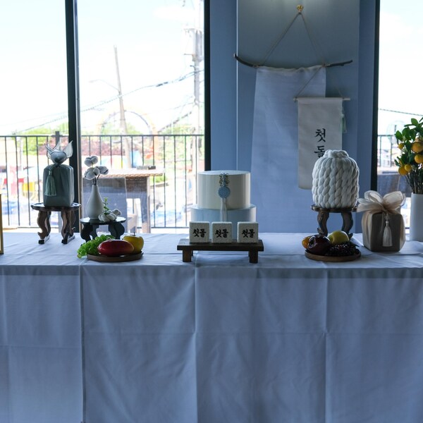 Modern Dohl Table, 100 Days Table, 1st Birthday Party Table With Free ...