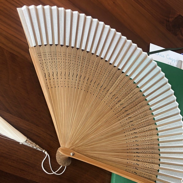 Antiquity Classic Hand Fan, White Elegant Folding Fan,parents Gift ...