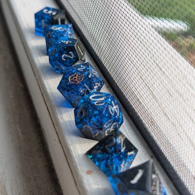 Sossal Frostbite Dice Set for Dnd 7 Piece Sharp Edge Resin Dice Set ...