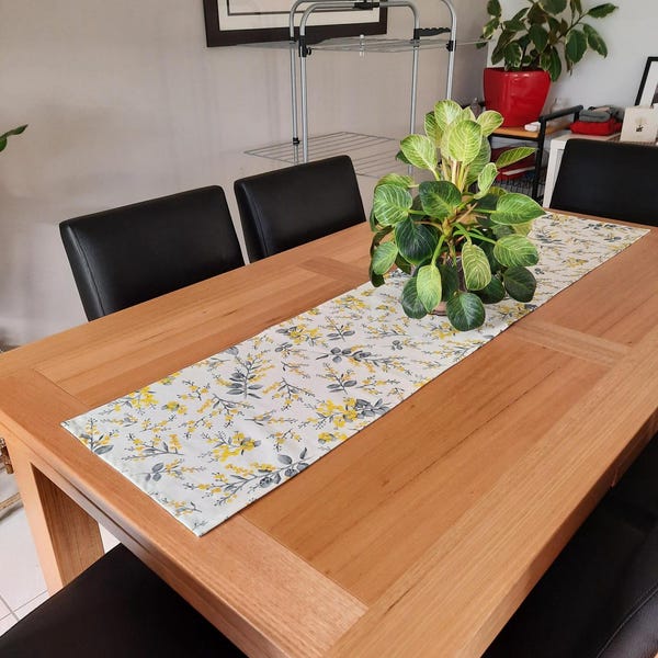 Australian Gum Blossom Table Runner Table Centre Piece Australiana ...