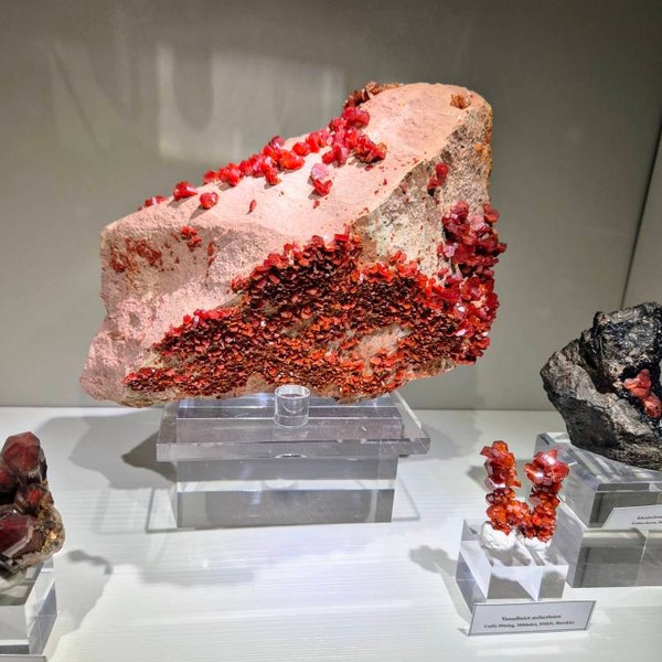 Set of 24 Different International Crystals,minerals,flat Minerals,flat ...