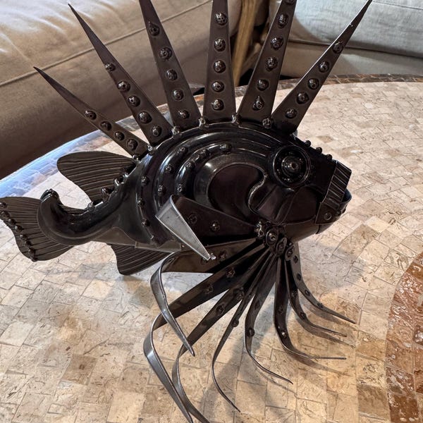 Metal Sculpture Wasp, Wasp America. Art Wasp Figurine. Welded Insect ...