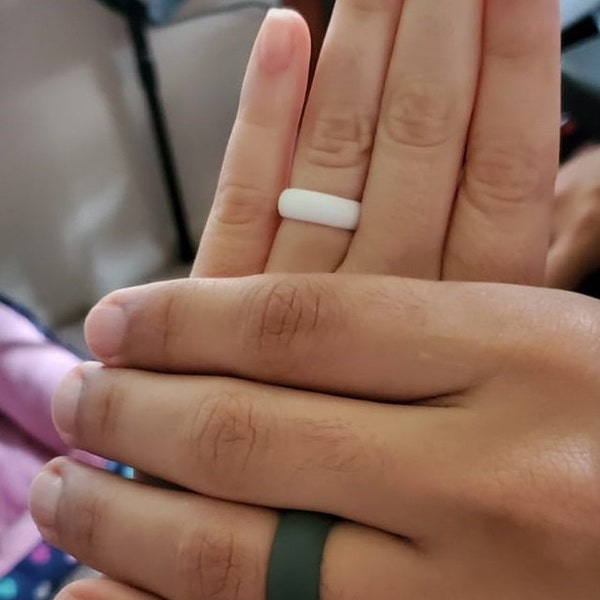 AERA Silicone Wedding Band: Hypoallergenic Active Ring for Him & Her ...