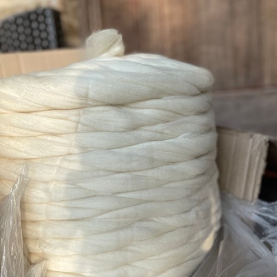 4.4 Lb on Sale Wool Roving Roll Un-dyed White Wool Top Fiber - Etsy