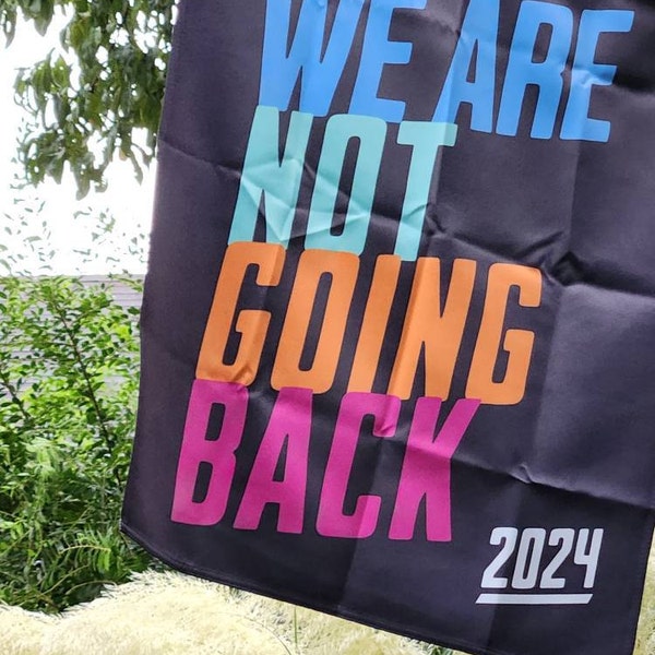 Crow and Raven Peanut Necklace, Blackberry Hat, Funny Bird Glass ...