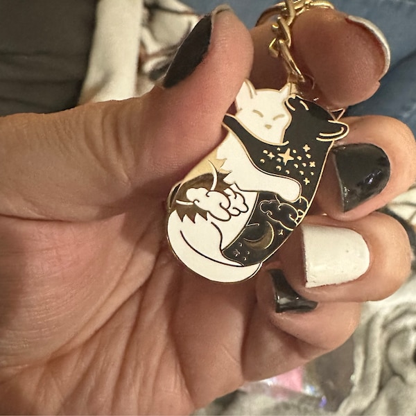 Day & Night Hugging Cat Keychain Yin Yang Cat Moon Keychain Cute ...