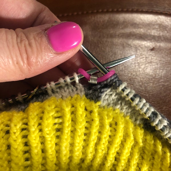 NAVY DAFFODIL / 15mm 8 Buttons / Dark Blue Wooden Buttons / Sewing ...