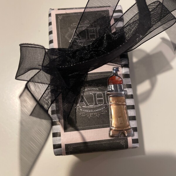 Lapel or Hat Pin, Miniature Door Knocker, Gold or Silver Tone, Detailed ...