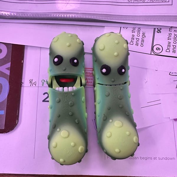 Large Tickles the Pickle 3D Printed Articulating Pickle Fidget, Single ...