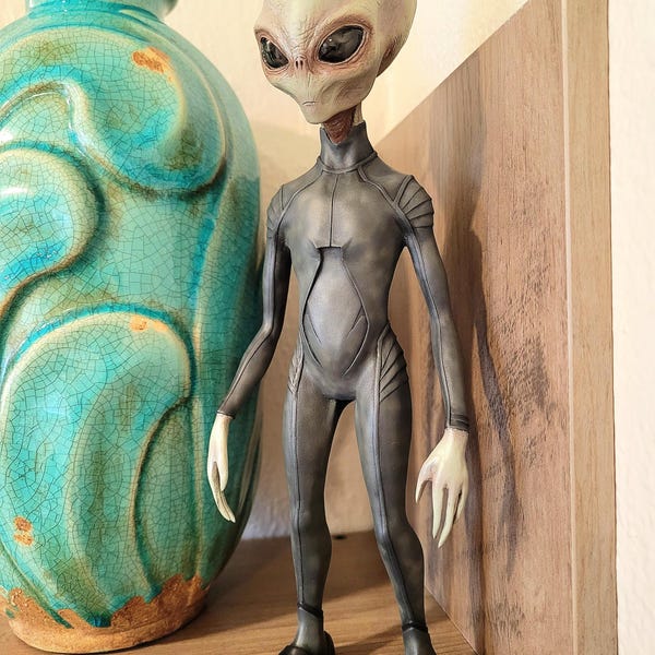 BIG 1/6 Grey Alien Figure Roswell Area 51 S4 UFO Pilot Model Retro Sci ...