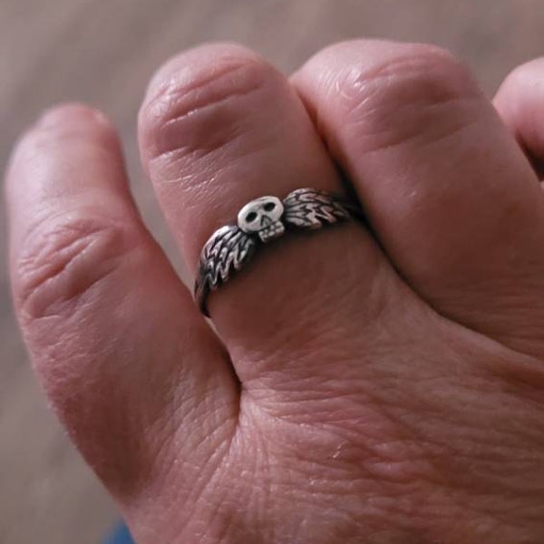Mini Taphophile Ring in Sterling Silver Memento Mori Skull - Etsy