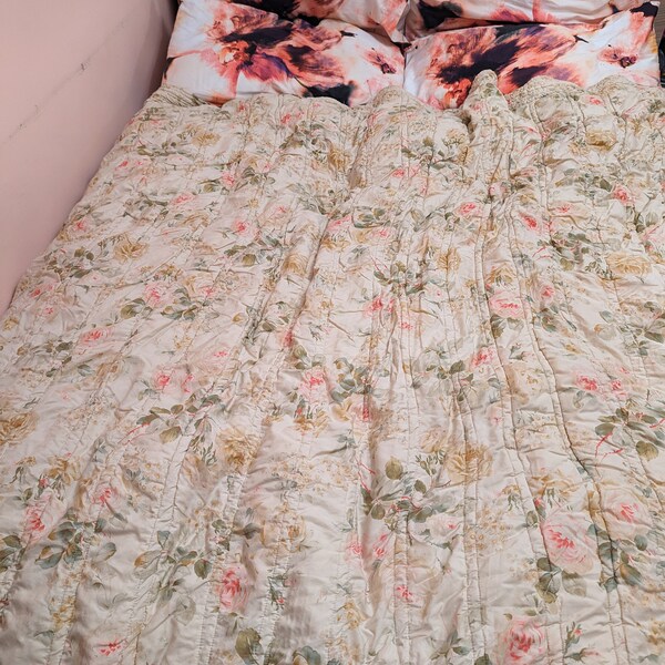 Boutis Style Quilt Cabbage Roses Shabby Chic French Provincial - Etsy