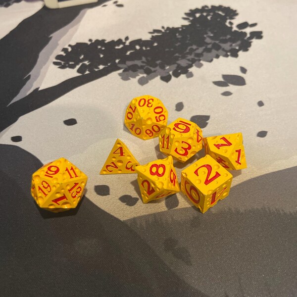 Yellow Stegosaurus Dnd Dice Set - 7 Piece D&D Resin Polyhedral Dice ...