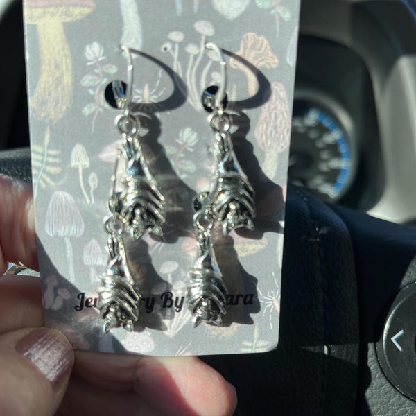 Vampires Kiss Necklace | Beaded Chain, Goth, Grunge, Alternative ...