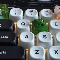 Cute Bee and Honey Keycap Sweet Honey Bees Artisan Keycap Custom Escape ...