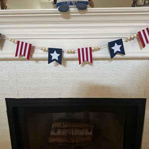 July 4th Felt Pennants and Wood Beads Banner / Patriotic Flags Garland ...