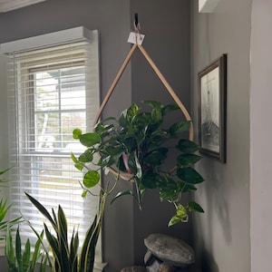 Wall Mount Diamond Planter With Saucer, Geometric Wall Planter ...