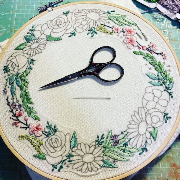 Flower Hand Embroidery Pattern, Diy Bridal Bouquet Wreath Design ...