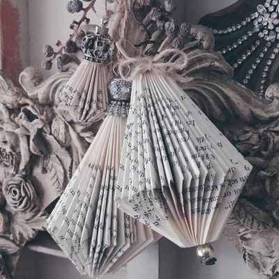 Tutorial: DIY Cutting a Book Sculpture - Etsy