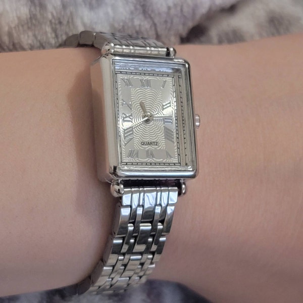 Silver Womens Watch, Silver Vintage Watch, Minimalist Retro Watch, Oval ...