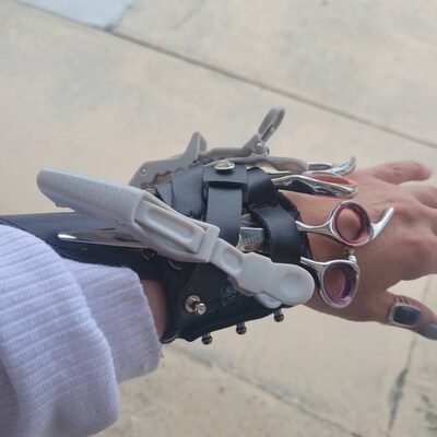 Magnetic Gauntlet // Shear Holster // Leather Bracer // Cosplay - Etsy