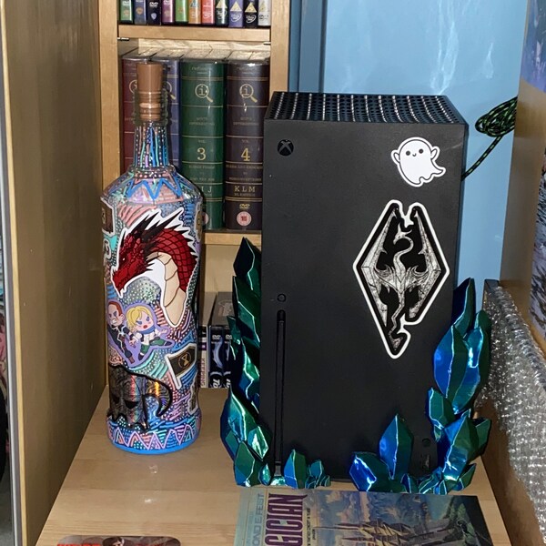 Crystal-shaped Controller Stand - Custom Design | 28 Colors | Jago's ...