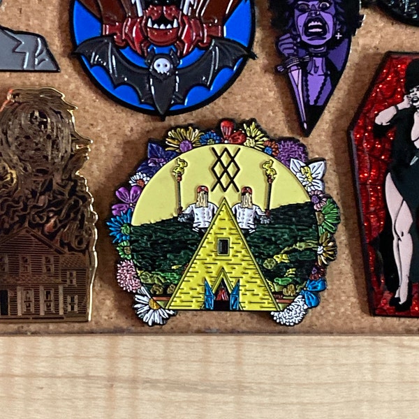 Pennywise Enamel Horror Pin - Etsy