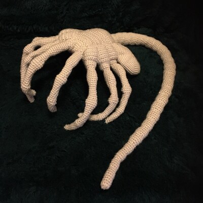 Facehugger Crochet Pattern - Etsy