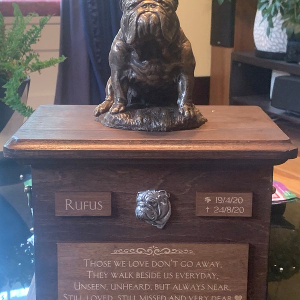 English Bulldog Sitting - Exclusive Urn for Dog Ashes With a Statue ...