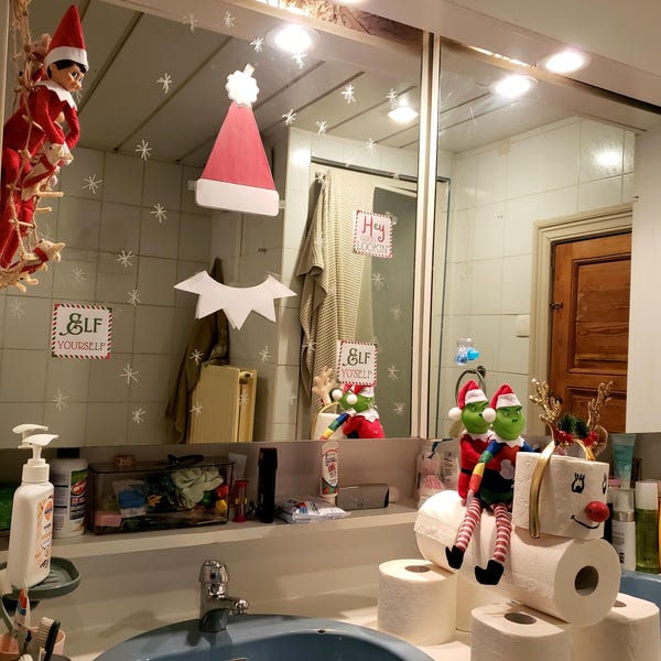 Elf Yourself Mirror Activity | Funny Kids Dress-up Props & Signs ...