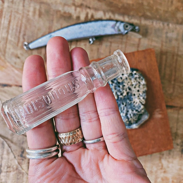 Antique Mackenzies Smelling Salts Bottle in Mint Condition Like New ...