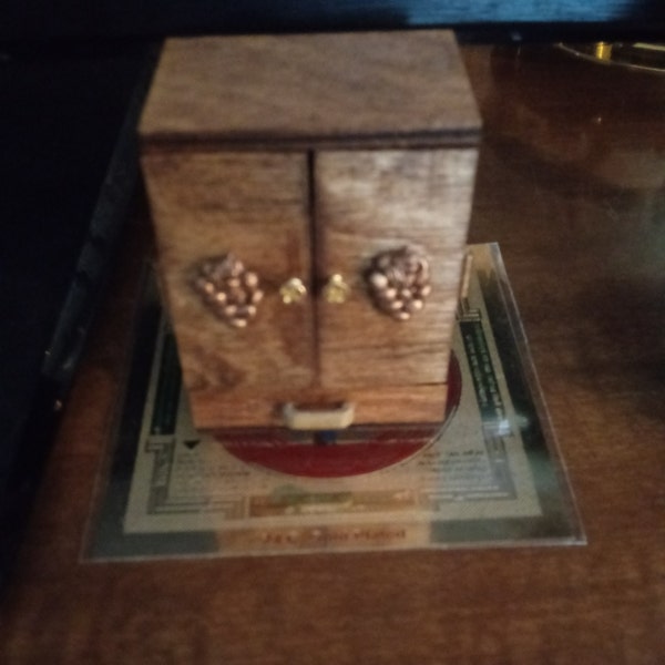 Handmade 2.5” Dybbuk Box! Tiny Recreation of the Demonic Cursed Object ...