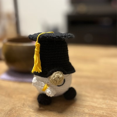 Crochet Patterns Graduation Gnomes, Crochet Keychain Pattern ...