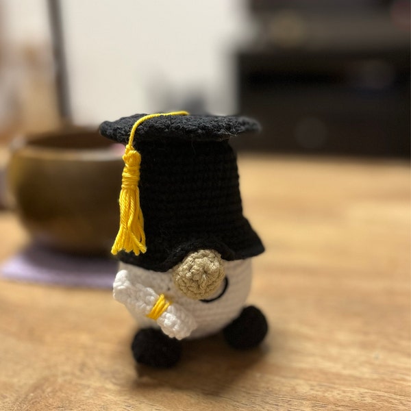 Crochet Patterns Graduation Gnomes, Crochet Keychain Pattern ...